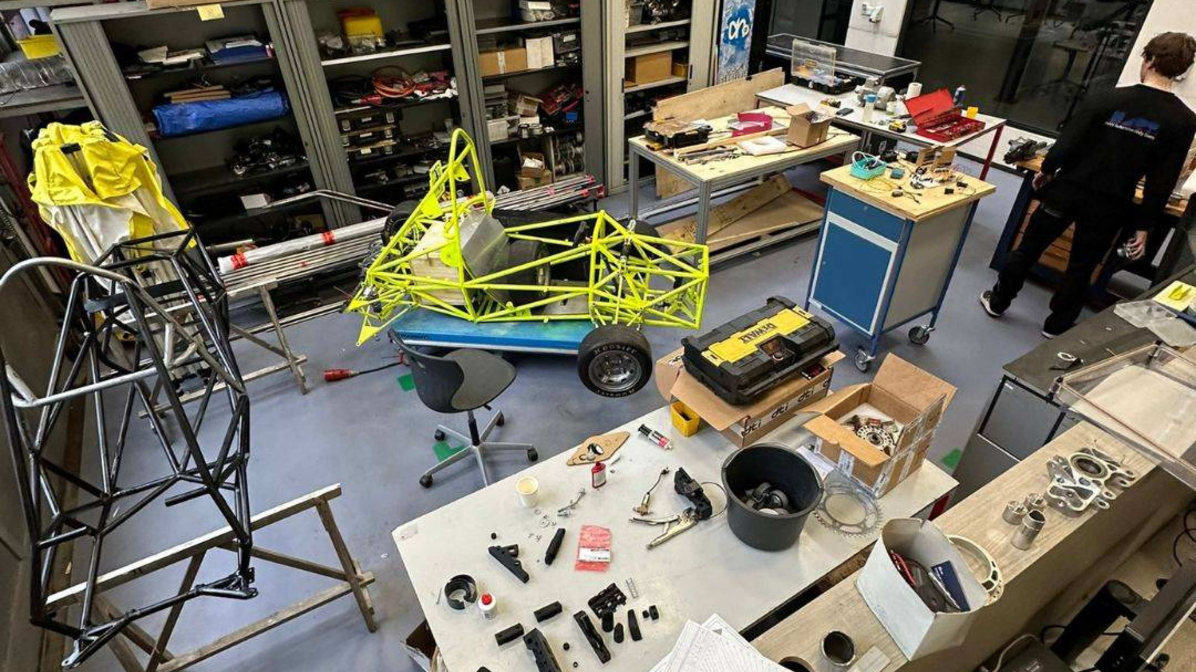 Student team HFS Racing receives smartsheet licence