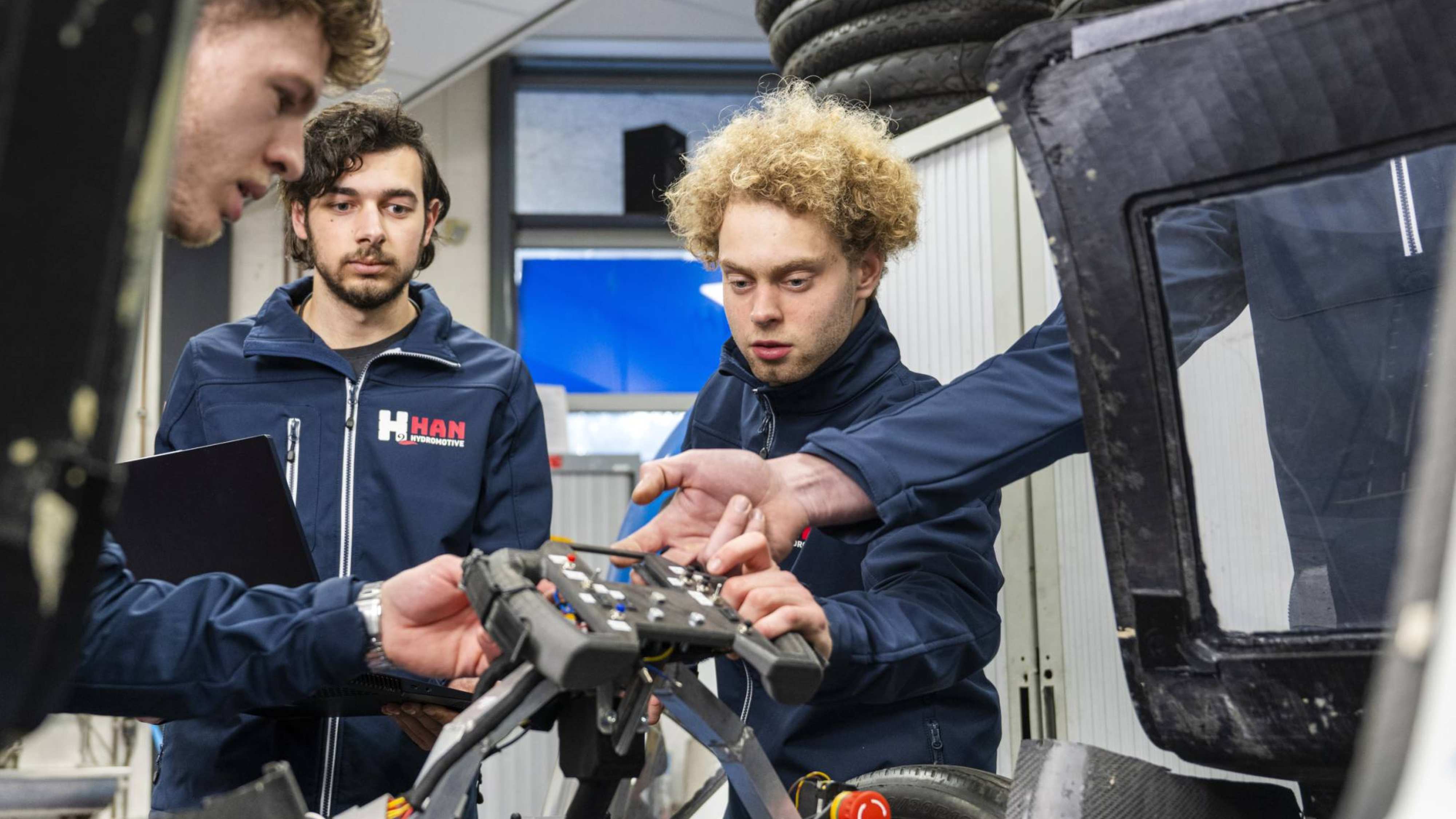 Student team HAN Automotive Engineering achieves 2nd place with golden edge