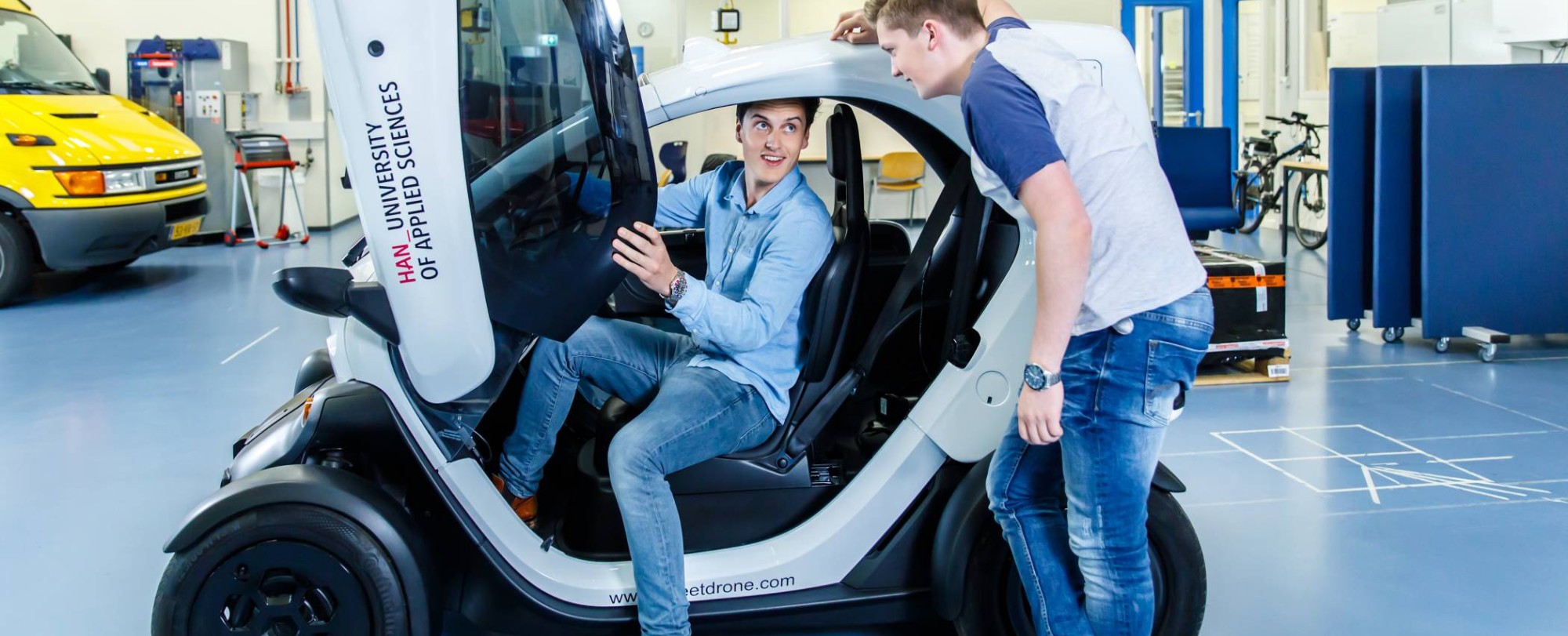 Advanced Mobility Implementing high-tech mobility solutions exchange ...